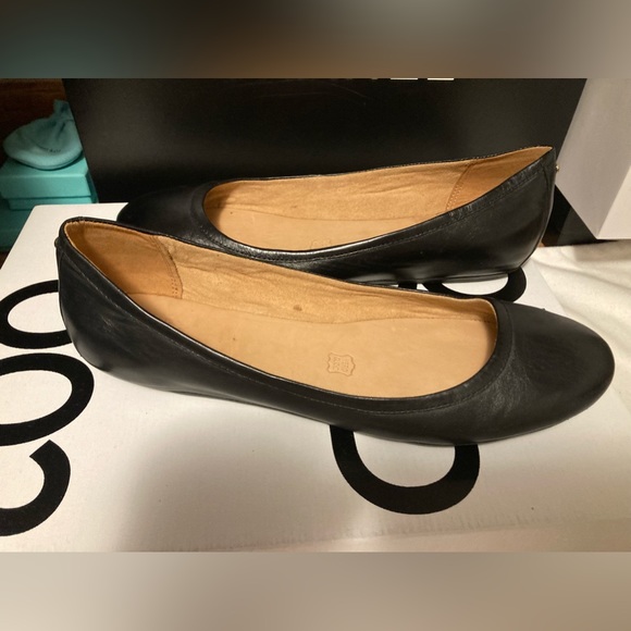 Naturalizer | Shoes | Naturalizer Brittany Black Leather Slip On Flat ...